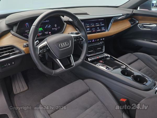 Pelēks Audi E-tron GT 2021 Tallina, ar dzinēja tilpumu 0.00 L un nobraukumu 61 tūkst. km par 49900 €, foto 10 vietnē AUTOMOTO.COM.LV