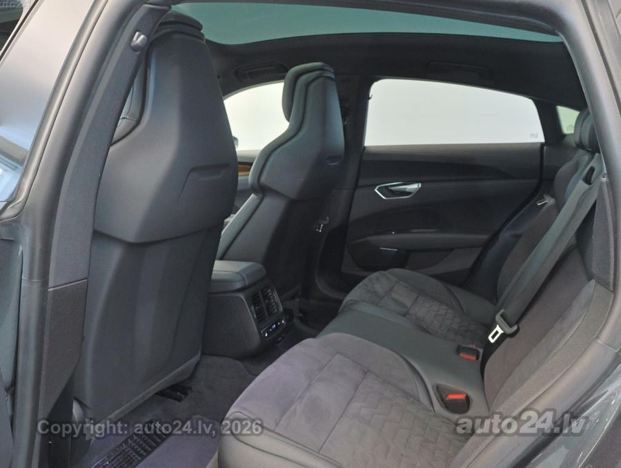 Pelēks Audi E-tron GT 2021 Tallina, ar dzinēja tilpumu 0.00 L un nobraukumu 61 tūkst. km par 49900 €, foto 15 vietnē AUTOMOTO.COM.LV