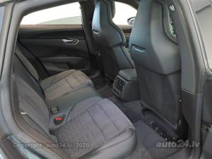 Pelēks Audi E-tron GT 2021 Tallina, ar dzinēja tilpumu 0.00 L un nobraukumu 61 tūkst. km par 49900 €, foto 17 vietnē AUTOMOTO.COM.LV