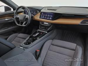 Pelēks Audi E-tron GT 2021 Tallina, ar dzinēja tilpumu 0.00 L un nobraukumu 61 tūkst. km par 49900 €, foto 19 vietnē AUTOMOTO.COM.LV