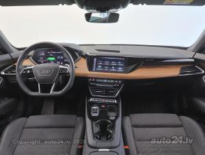 Pelēks Audi E-tron GT 2021 Tallina, ar dzinēja tilpumu 0.00 L un nobraukumu 61 tūkst. km par 49900 €, foto 20 vietnē AUTOMOTO.COM.LV