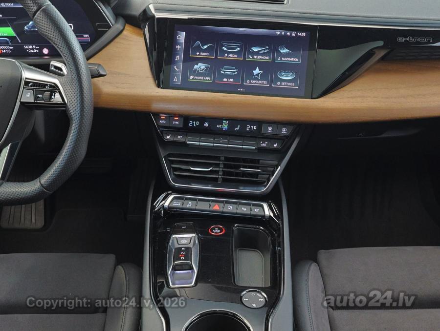 Pelēks Audi E-tron GT 2021 Tallina, ar dzinēja tilpumu 0.00 L un nobraukumu 61 tūkst. km par 49900 €, foto 22 vietnē AUTOMOTO.COM.LV