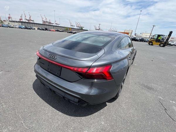 Grey Audi E-tron GT 2022 in Ukmerge, with an engine capacity of 0.00 L and mileage of 42 thousand km for 33990 €, photo 3 on AUTOMOTO.COM.LV