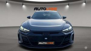 Pelēks Audi E-tron GT 2021 Viļņa, ar dzinēja tilpumu 0.00 L un nobraukumu 107 tūkst. km par 41989 €, foto 7 vietnē AUTOMOTO.COM.LV