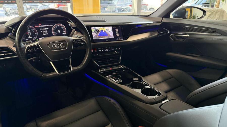 Pelēks Audi E-tron GT 2021 Viļņa, ar dzinēja tilpumu 0.00 L un nobraukumu 107 tūkst. km par 41989 €, foto 8 vietnē AUTOMOTO.COM.LV
