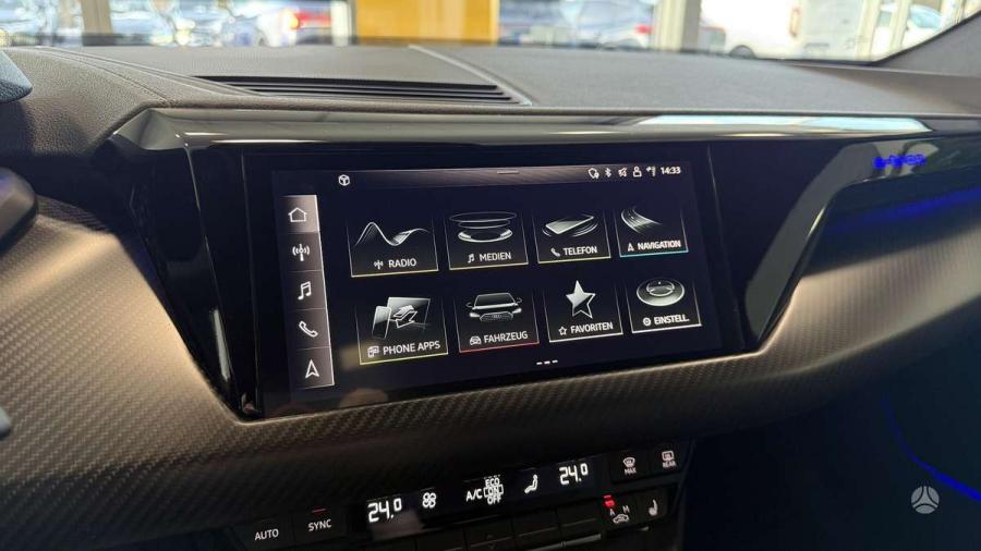 Pelēks Audi E-tron GT 2021 Viļņa, ar dzinēja tilpumu 0.00 L un nobraukumu 107 tūkst. km par 41989 €, foto 15 vietnē AUTOMOTO.COM.LV