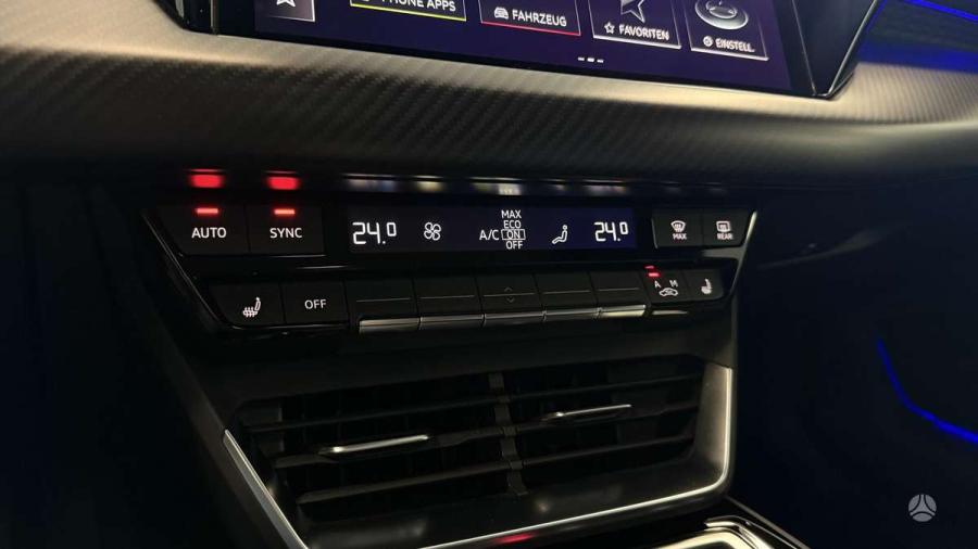Pelēks Audi E-tron GT 2021 Viļņa, ar dzinēja tilpumu 0.00 L un nobraukumu 107 tūkst. km par 41989 €, foto 17 vietnē AUTOMOTO.COM.LV