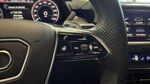 Pelēks Audi E-tron GT 2021 Viļņa, ar dzinēja tilpumu 0.00 L un nobraukumu 107 tūkst. km par 41989 €, foto 22 vietnē AUTOMOTO.COM.LV