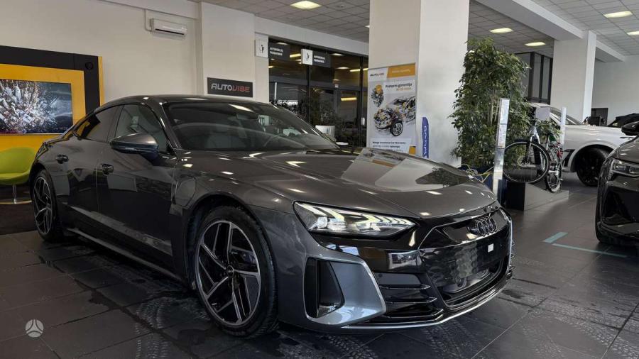 Pelēks Audi E-tron GT 2021 Viļņa, ar dzinēja tilpumu 0.00 L un nobraukumu 107 tūkst. km par 41989 €, foto 31 vietnē AUTOMOTO.COM.LV