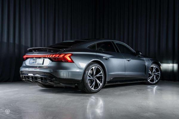 Grey Audi E-tron GT 2023 in Vilnius, with an engine capacity of 0.00 L and mileage of 27 thousand km for 50999 €, photo 4 on AUTOMOTO.COM.LV