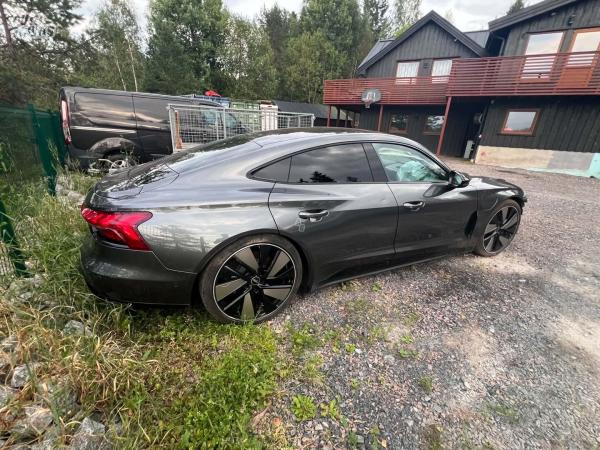 Audi E-tron GT 2021 in Klaipeda, with an engine capacity of 0.00 L and mileage of 28 thousand km for 27500 €, photo 3 on AUTOMOTO.COM.LV