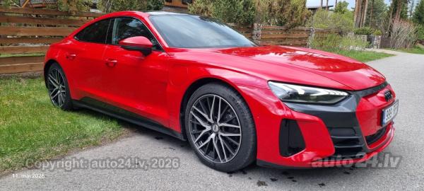 Sarkans Audi E-tron GT 2022 Tallina, ar dzinēja tilpumu 0.00 L un nobraukumu 98 tūkst. km par 44900 €, foto  vietnē AUTOMOTO.COM.LV