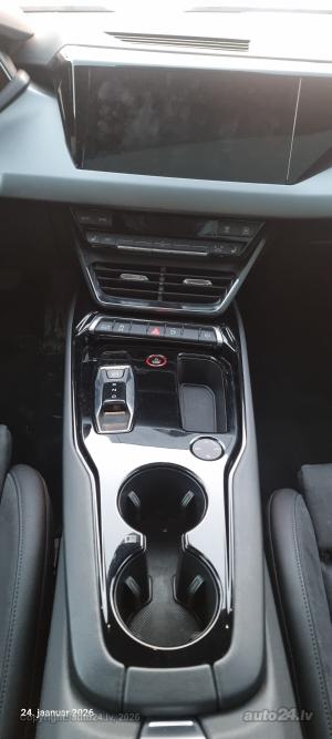 Sarkans Audi E-tron GT 2022 Tallina, ar dzinēja tilpumu 0.00 L un nobraukumu 98 tūkst. km par 44900 €, foto 17 vietnē AUTOMOTO.COM.LV