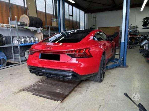 Red Audi E-tron GT 2023 in Klaipeda, with an engine capacity of 0.00 L and mileage of 44 thousand km for 31000 €, photo 2 on AUTOMOTO.COM.LV