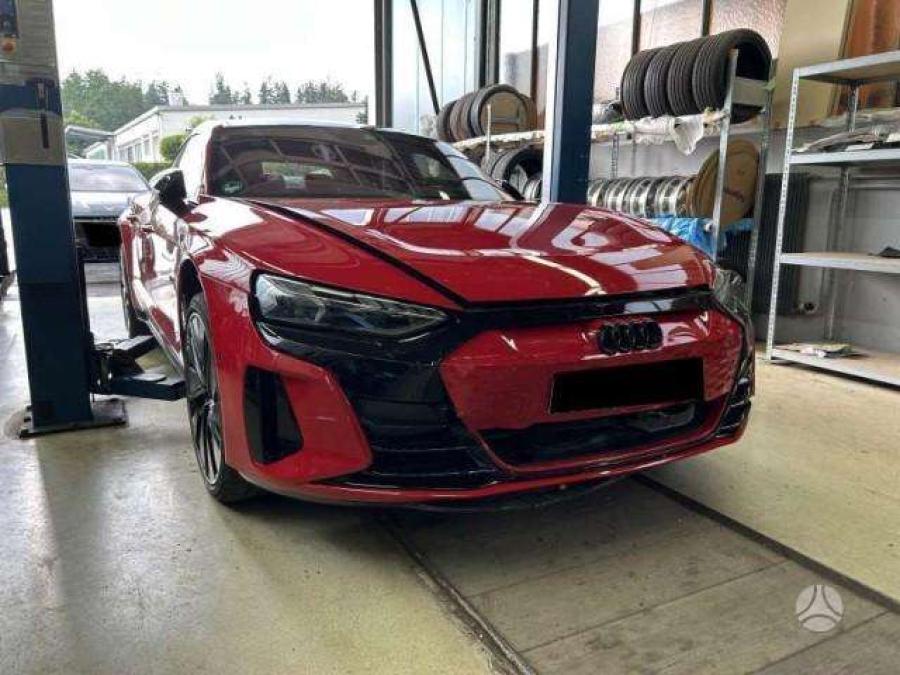 Sarkans Audi E-tron GT 2023 Klaipėda, ar dzinēja tilpumu 0.00 L un nobraukumu 44 tūkst. km par 31000 €, foto 4 vietnē AUTOMOTO.COM.LV