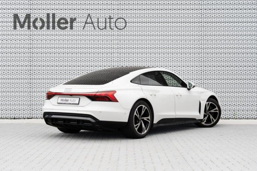 White Audi E-tron GT 2021 in Marupe, with an engine capacity of 0.00 L and mileage of 87 thousand km for 54600 €, photo 5 on AUTOMOTO.COM.LV