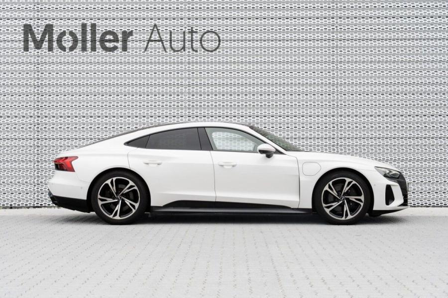 White Audi E-tron GT 2021 in Marupe, with an engine capacity of 0.00 L and mileage of 87 thousand km for 54600 €, photo 6 on AUTOMOTO.COM.LV