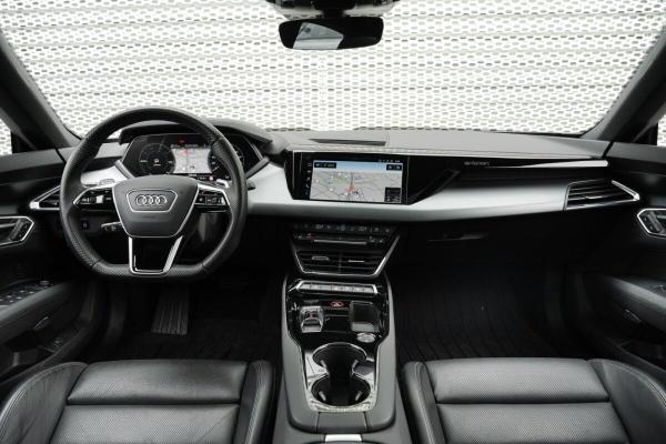 White Audi E-tron GT 2021 in Marupe, with an engine capacity of 0.00 L and mileage of 87 thousand km for 54600 €, photo 6 on AUTOMOTO.COM.LV
