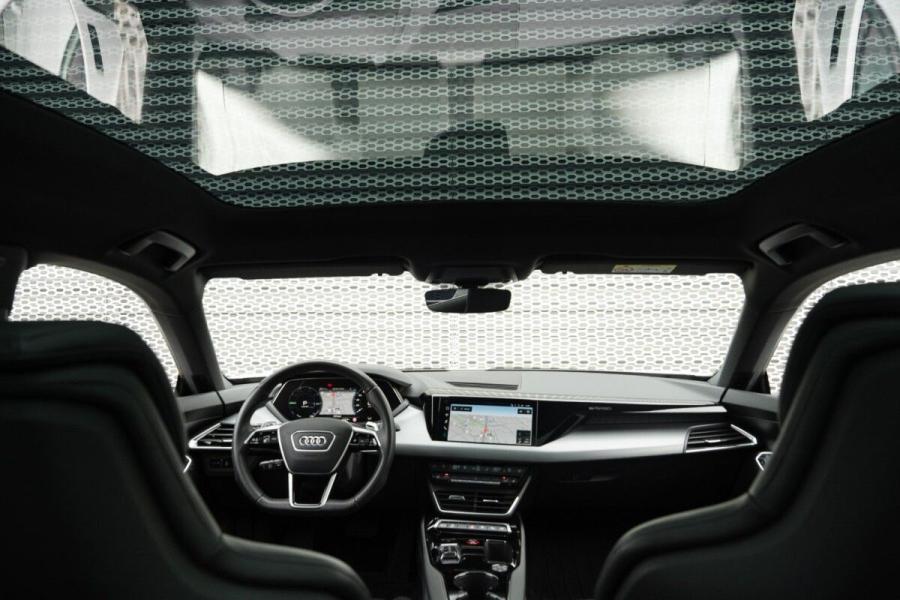White Audi E-tron GT 2021 in Marupe, with an engine capacity of 0.00 L and mileage of 87 thousand km for 54600 €, photo 33 on AUTOMOTO.COM.LV