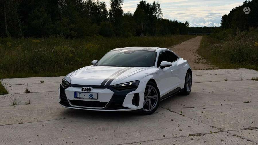 Белый Ауди Е-трон ГТ 2021 в Рига, объемом двигателя 0.00 л и пробегом 104 тыс. км за 49000 €, фото 4 на AUTOMOTO.COM.LV