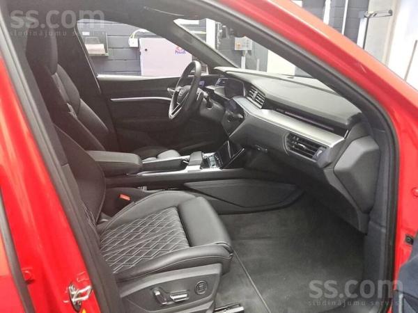 Oranžs Audi E-Tron 2022 Rīga, ar dzinēja tilpumu 0.00 L un nobraukumu 11 tūkst. km par 45500 €, foto 6 vietnē AUTOMOTO.COM.LV