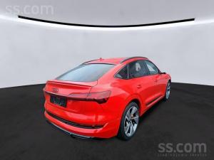 Orange Audi E-Tron 2022 in Riga, with an engine capacity of 0.00 L and mileage of 11 thousand km for 45500 €, photo 5 on AUTOMOTO.COM.LV