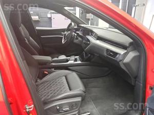 Orange Audi E-Tron 2022 in Riga, with an engine capacity of 0.00 L and mileage of 11 thousand km for 45500 €, photo 7 on AUTOMOTO.COM.LV