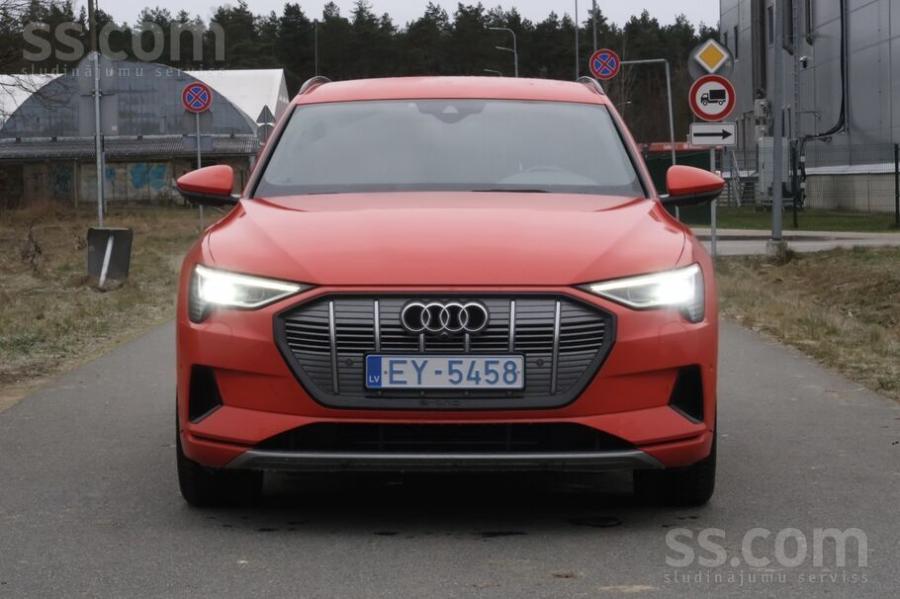 Orange Audi E-Tron 2020 in Riga, with an engine capacity of 0.00 L and mileage of 197 thousand km for 21300 €, photo 2 on AUTOMOTO.COM.LV
