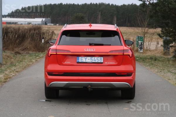 Orange Audi E-Tron 2020 in Riga, with an engine capacity of 0.00 L and mileage of 197 thousand km for 21300 €, photo 6 on AUTOMOTO.COM.LV