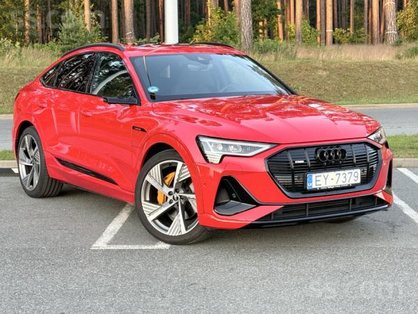 Sarkans Audi E-Tron 2022 Rīga, ar dzinēja tilpumu 0.00 L un nobraukumu 11 tūkst. km par 45500 €, foto 3 vietnē AUTOMOTO.COM.LV