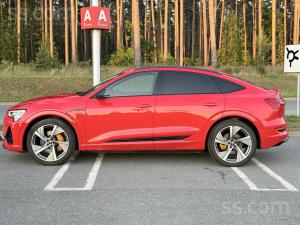 Красный Ауди E-Tron 2022 в Рига, объемом двигателя 0.00 л и пробегом 11 тыс. км за 45500 €, фото 5 на AUTOMOTO.COM.LV