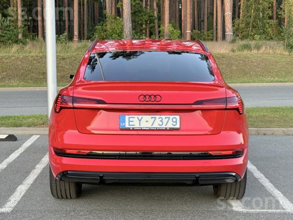 Sarkans Audi E-Tron 2022 Rīga, ar dzinēja tilpumu 0.00 L un nobraukumu 11 tūkst. km par 45500 €, foto 6 vietnē AUTOMOTO.COM.LV