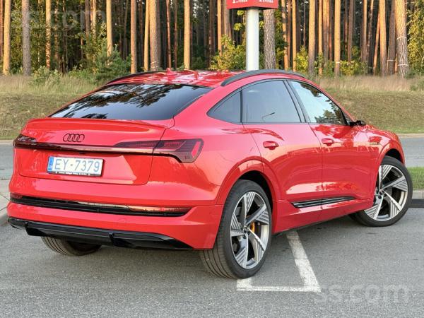 Sarkans Audi E-Tron 2022 Rīga, ar dzinēja tilpumu 0.00 L un nobraukumu 11 tūkst. km par 45500 €, foto 8 vietnē AUTOMOTO.COM.LV