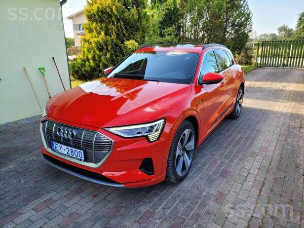 Sarkans Audi E-Tron 2018 Rīga, ar dzinēja tilpumu 0.00 L un nobraukumu 155 tūkst. km par 23500 €, foto  vietnē AUTOMOTO.COM.LV