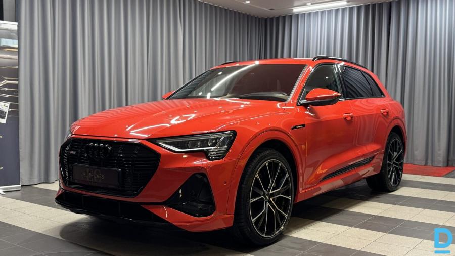 Red Audi E-Tron 2020 in Marupe, with an engine capacity of 0.00 L and mileage of 78 thousand km for 32990 €, photo 1 on AUTOMOTO.COM.LV