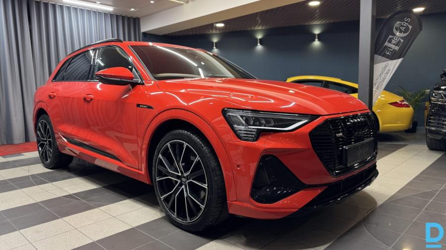 Red Audi E-Tron 2020 in Marupe, with an engine capacity of 0.00 L and mileage of 78 thousand km for 32990 €, photo 2 on AUTOMOTO.COM.LV