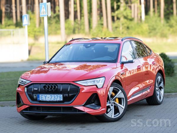 Red Audi E-Tron 2022 in Riga, with an engine capacity of 0.00 L and mileage of 12 thousand km for 46500 €, photo 1 on AUTOMOTO.COM.LV
