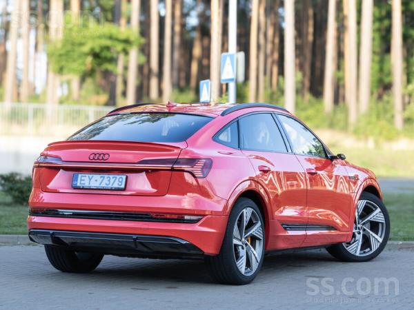 Red Audi E-Tron 2022 in Riga, with an engine capacity of 0.00 L and mileage of 12 thousand km for 46500 €, photo 7 on AUTOMOTO.COM.LV