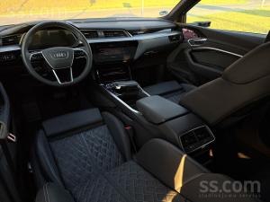 Sarkans Audi E-Tron 2022 Rīga, ar dzinēja tilpumu 0.00 L un nobraukumu 12 tūkst. km par 43750 €, foto 18 vietnē AUTOMOTO.COM.LV