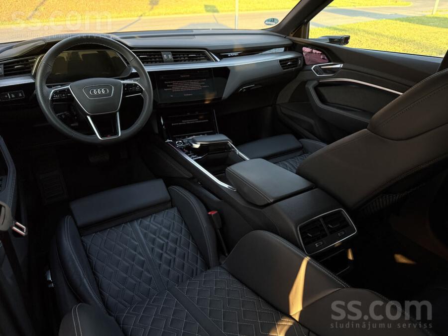 Sarkans Audi E-Tron 2022 Rīga, ar dzinēja tilpumu 0.00 L un nobraukumu 12 tūkst. km par 43750 €, foto 18 vietnē AUTOMOTO.COM.LV