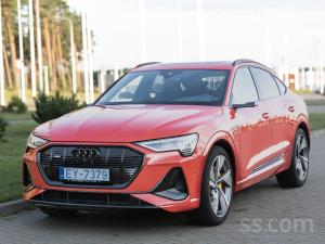 Sarkans Audi E-Tron 2022 Rīga, ar dzinēja tilpumu 0.00 L un nobraukumu 12 tūkst. km par 43750 €, foto 31 vietnē AUTOMOTO.COM.LV