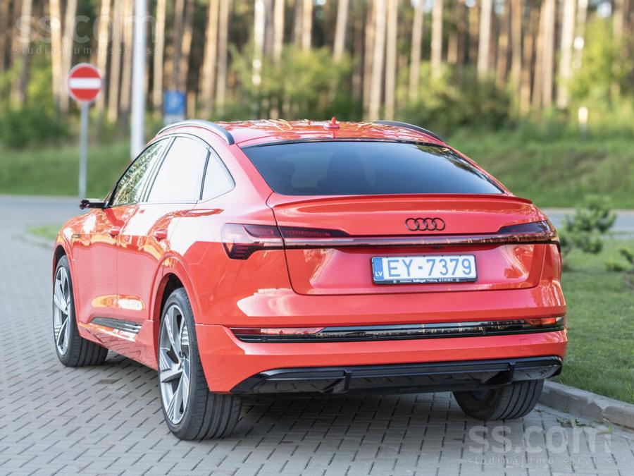 Sarkans Audi E-Tron 2022 Rīga, ar dzinēja tilpumu 0.00 L un nobraukumu 12 tūkst. km par 43750 €, foto 32 vietnē AUTOMOTO.COM.LV