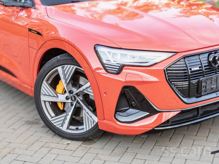 Sarkans Audi E-Tron 2022 Rīga, ar dzinēja tilpumu 0.00 L un nobraukumu 12 tūkst. km par 43750 €, foto 33 vietnē AUTOMOTO.COM.LV