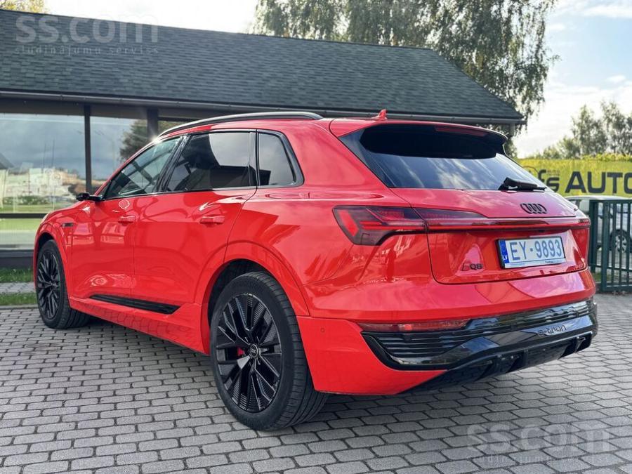 Sarkans Audi E-Tron 2023 Tukums, ar dzinēja tilpumu 0.00 L un nobraukumu 56 tūkst. km par 57500 €, foto 3 vietnē AUTOMOTO.COM.LV