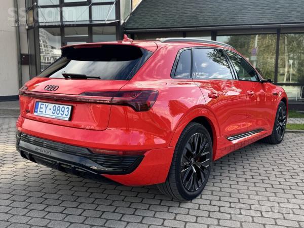 Sarkans Audi E-Tron 2023 Tukums, ar dzinēja tilpumu 0.00 L un nobraukumu 56 tūkst. km par 57500 €, foto 5 vietnē AUTOMOTO.COM.LV