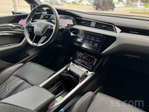 Sarkans Audi E-Tron 2023 Tukums, ar dzinēja tilpumu 0.00 L un nobraukumu 56 tūkst. km par 57500 €, foto 11 vietnē AUTOMOTO.COM.LV