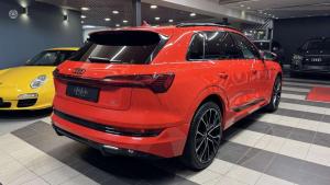 Red Audi E-Tron 2020 in Riga, with an engine capacity of 0.00 L and mileage of 78 thousand km for 30990 €, photo 5 on AUTOMOTO.COM.LV
