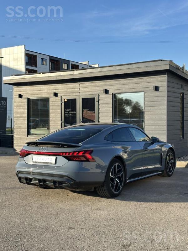 Audi E-Tron 2022 Jelgava, ar dzinēja tilpumu 0.00 L un nobraukumu 62 tūkst. km par 49900 €, foto 3 vietnē AUTOMOTO.COM.LV