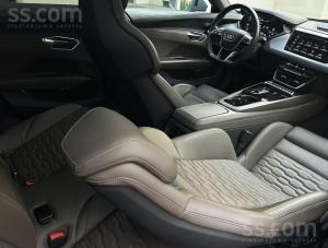 Audi E-Tron 2022 Jelgava, ar dzinēja tilpumu 0.00 L un nobraukumu 62 tūkst. km par 49900 €, foto 4 vietnē AUTOMOTO.COM.LV
