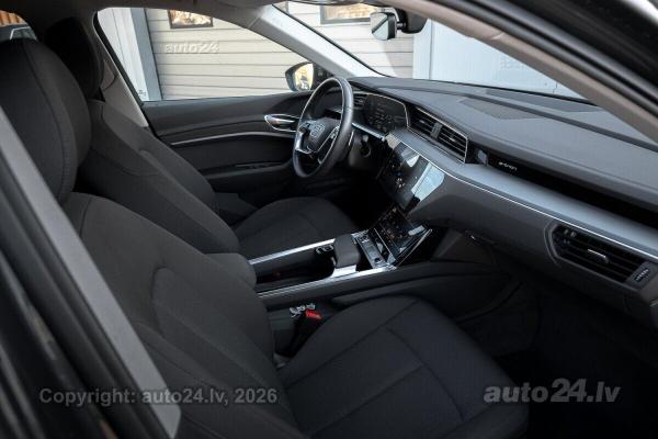 Audi E-Tron 2020 Jelgava, ar dzinēja tilpumu 0.00 L un nobraukumu 73 tūkst. km par 28234 €, foto 9 vietnē AUTOMOTO.COM.LV